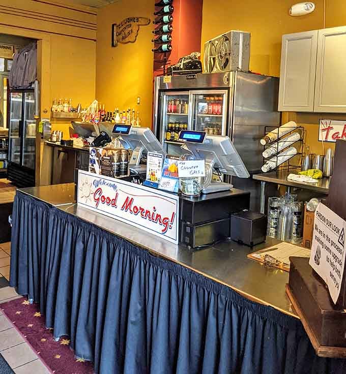 That "Good Morning!" greeting at the counter sets the tone before you've even ordered your first pancake.