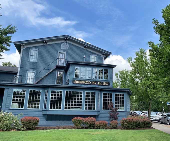 The Sherwood Inn has been welcoming travelers since 1807, which means they've had plenty of time to perfect their hospitality game.