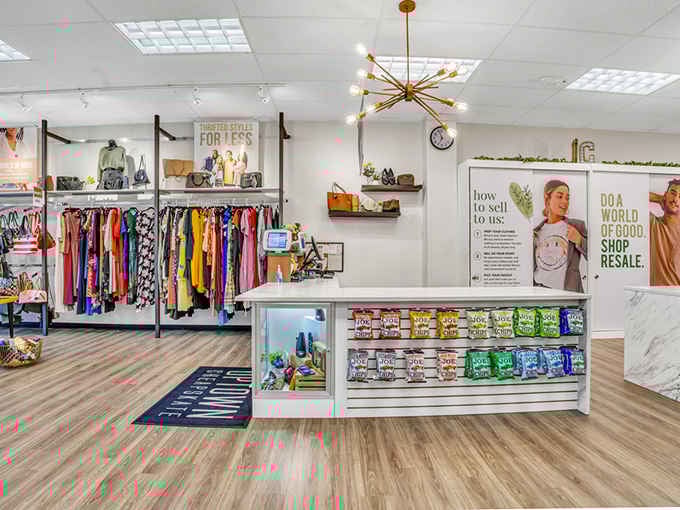 The welcoming checkout counter and stocked shelves prove that sustainable shopping can look this polished and professionally curated.