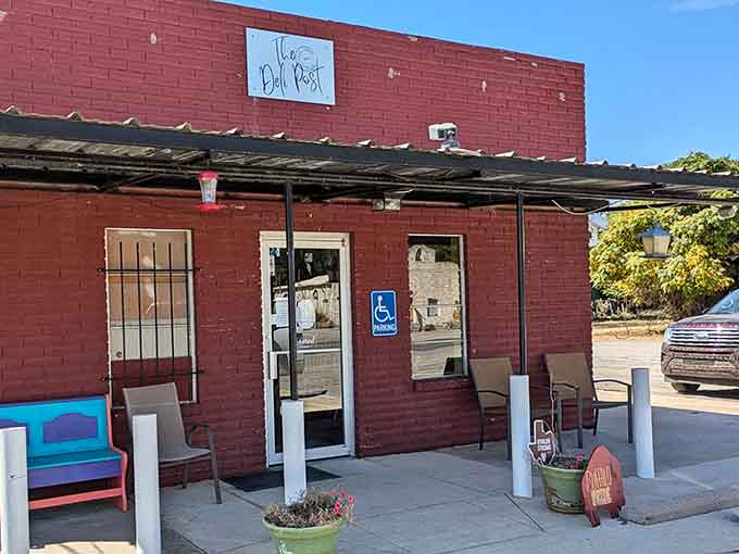 Sometimes the best discoveries hide behind humble brick walls and shaded porches perfect for afternoon conversations.