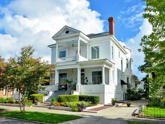 Historic homes in New Bern make you wonder if your own house is even trying anymore.