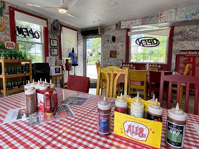 An impressive sauce selection awaits, though the meat hardly needs help achieving its smoky perfection here.