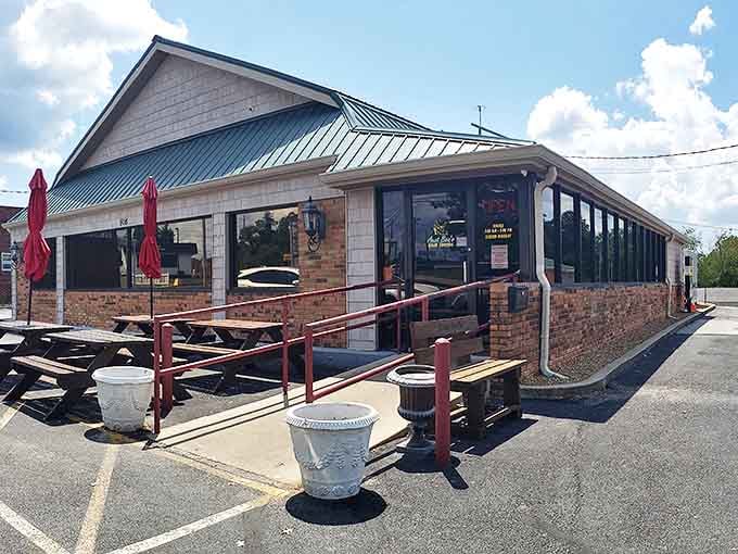 Aunt Bea's Home Cooking serves up comfort food in a no-frills setting where calories don't count and elastic waistbands are highly recommended.