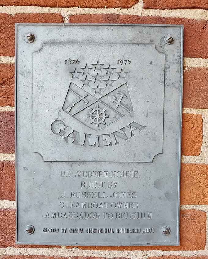 Historical plaques: proof that this place was fancy long before Instagram made everyone architecture critics overnight.