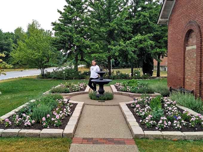 Even the gardens outside maintain that Victorian charm, offering visitors a peaceful moment between the intense exhibits.