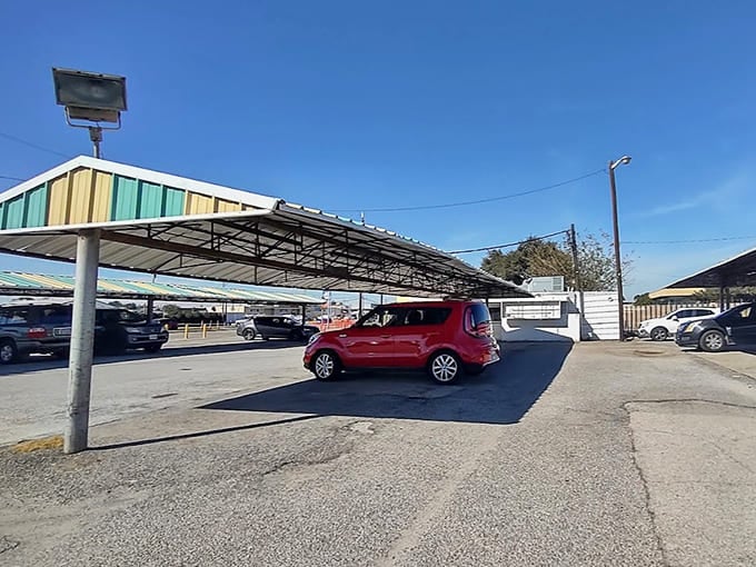 Classic covered parking where you can enjoy your meal in your car, exactly as the drive-in gods intended.