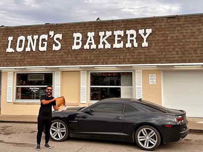 That vintage sign out front has been guiding donut pilgrims to salvation for decades, like a delicious North Star.