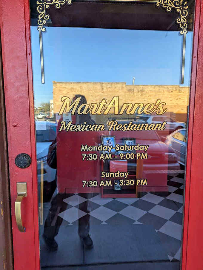 Operating hours that accommodate both early birds and those who prefer a more civilized breakfast schedule.