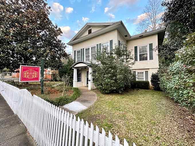 The Millhouse Inn offers Southern hospitality in a historic setting that doesn't charge resort fees.