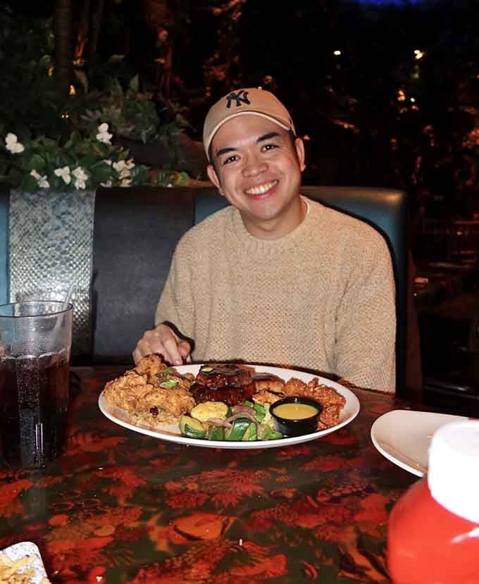 When your dinner companion is this happy, you know the combination of good food and mechanical gorillas works magic.