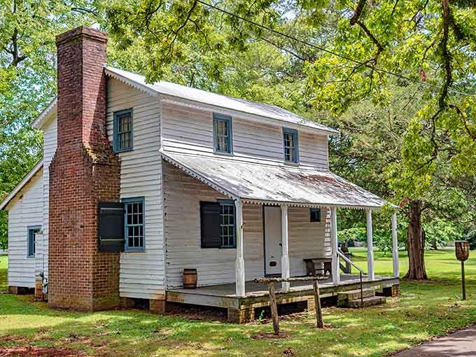 The Stagecoach Inn has welcomed travelers since the 1820s, when "road trip snacks" meant whatever you could fit in your saddlebag.