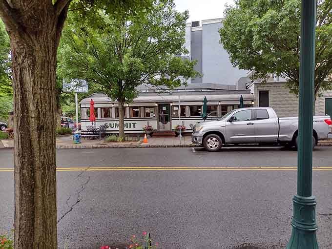 Easy street access means nothing stands between you and the pancakes calling your name this morning.
