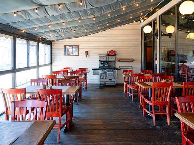 The enclosed patio lets you enjoy that depot atmosphere without worrying about weather ruining your perfectly cooked dinner.