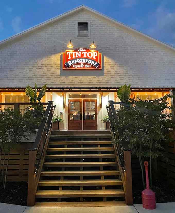 Waterfront dining under red umbrellas—because great seafood tastes even better with a view.