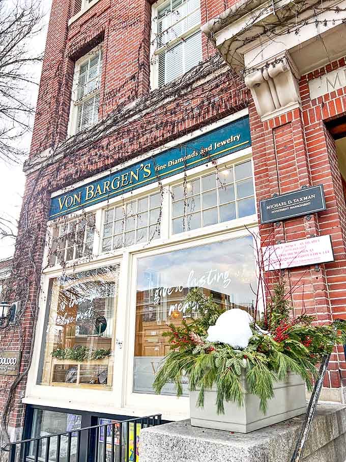 Von Bargen's Jewelry dresses up for winter with elegant greenery. Even the storefronts in Hanover know how to accessorize properly.