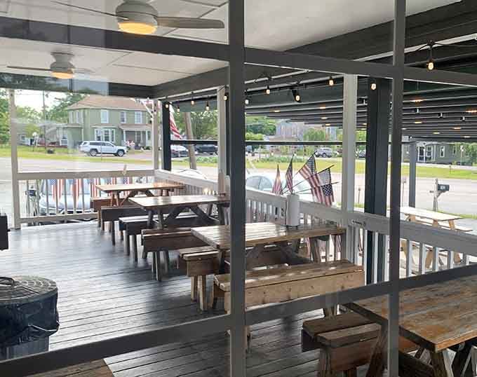 The covered porch – where fresh air and smoked meat create the perfect dining atmosphere. Al fresco eating as it was meant to be.