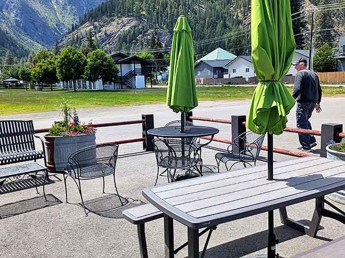 Outdoor seating with a view that makes even waiting for your table a pleasure. Those mountains aren't painted on&mdash;they're the real Washington deal.