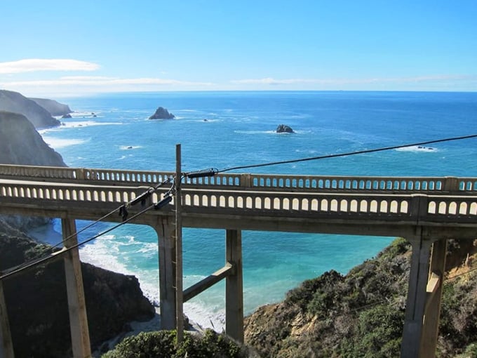 The bridge doesn't just span a gap&mdash;it frames the ocean beyond like a masterpiece deserving its own wing at the Getty.