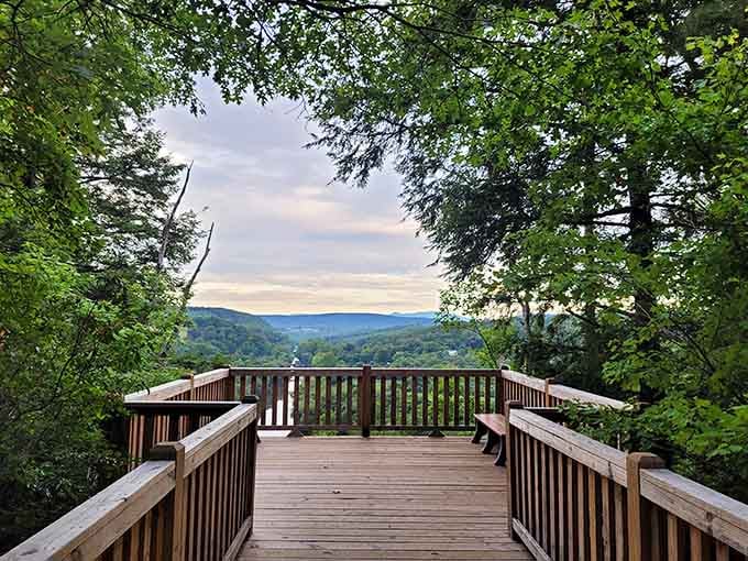 Overlook views that remind you why "breathtaking" became a clich&eacute; in the first place, worth it.