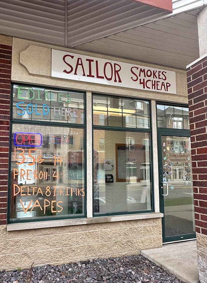 Sailor Smoke 4 Cheap keeps things straightforward with a name that tells you exactly what's inside.