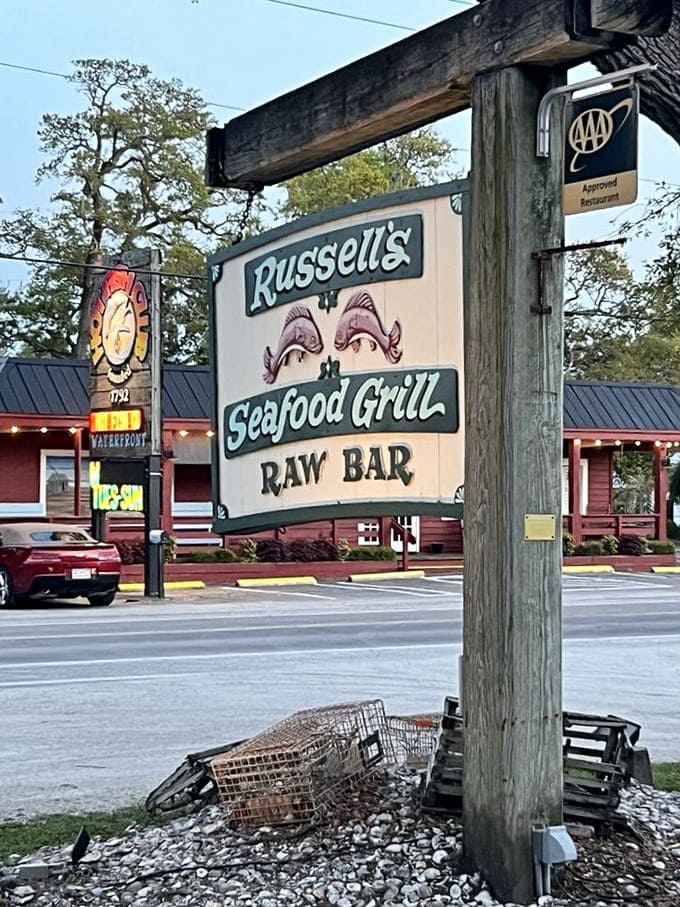 This weathered sign has been guiding hungry seafood lovers to their happy place for quite some time now.