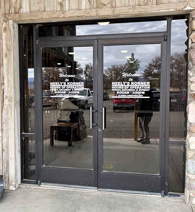 The entrance tells the story: Friday through Sunday, this unassuming building transforms into a treasure hunter's paradise worth planning your weekend around.