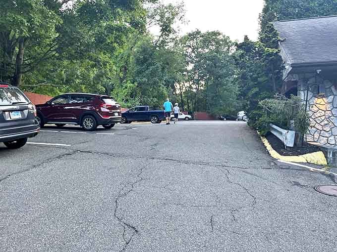 A parking lot surrounded by greenery&mdash;where hungry patrons arrive with empty stomachs and depart with full hearts and loosened belts.