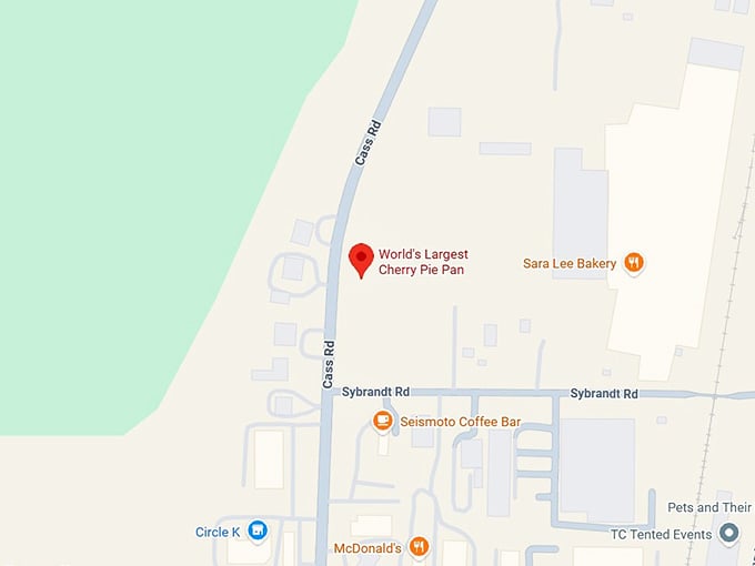 16. world's largest cherry pie pan map