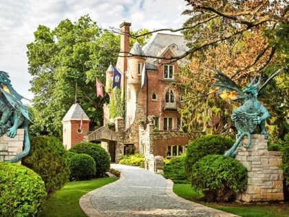 8 Breathtaking Castles In Illinois That Are Totally Worth The Road Trip