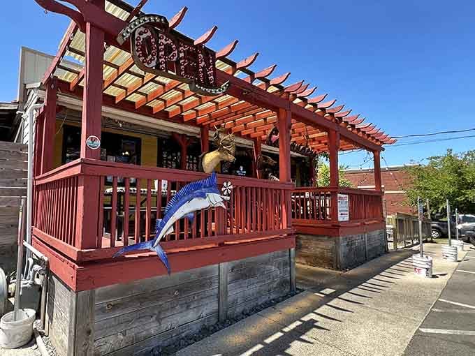 Red railings, wooden deck, and chicken worth writing home about – like finding a five-star meal at your favorite fishing cabin.