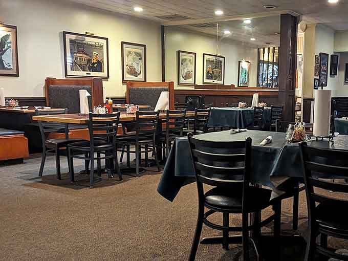 The dining room whispers "come sit, stay awhile" while your stomach screams "YES, PLEASE, NOW!"