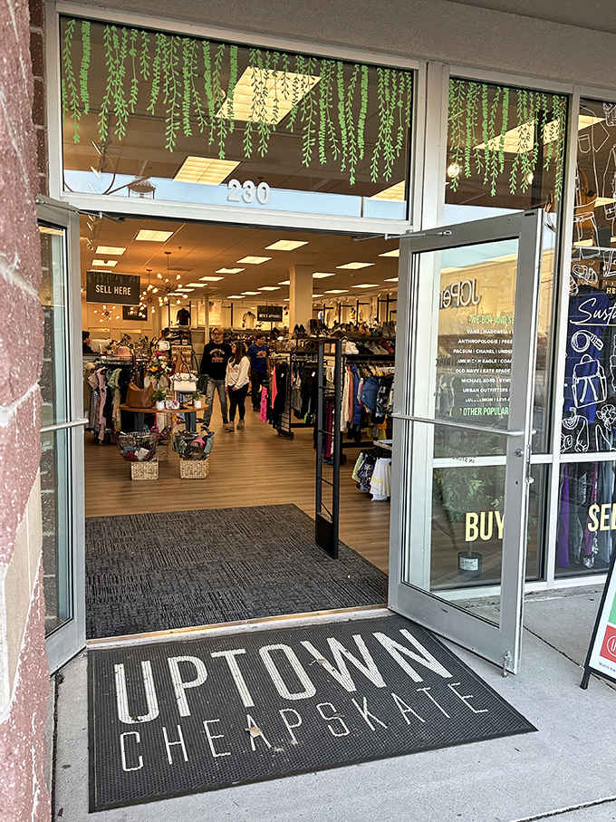 Bright, organized entrance and modern lighting transform secondhand shopping into a boutique experience that feels surprisingly upscale.