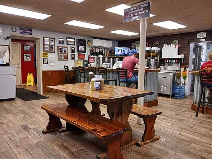 Wood-paneled walls and picnic tables inside mean business: this is where serious barbecue happens in wonderfully unpretentious surroundings.