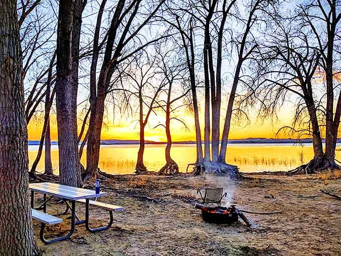 Sunset picnics that make fast food drive-thrus seem like a crime against humanity. Nature's dining room comes with million-dollar views.