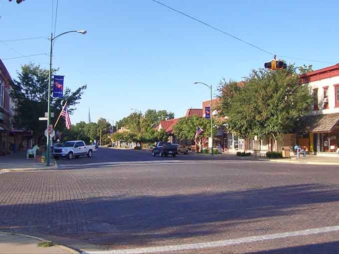 Lindsborg's charming downtown looks like Sweden decided to plant a flag in the Kansas prairie. Absolutely delightful!