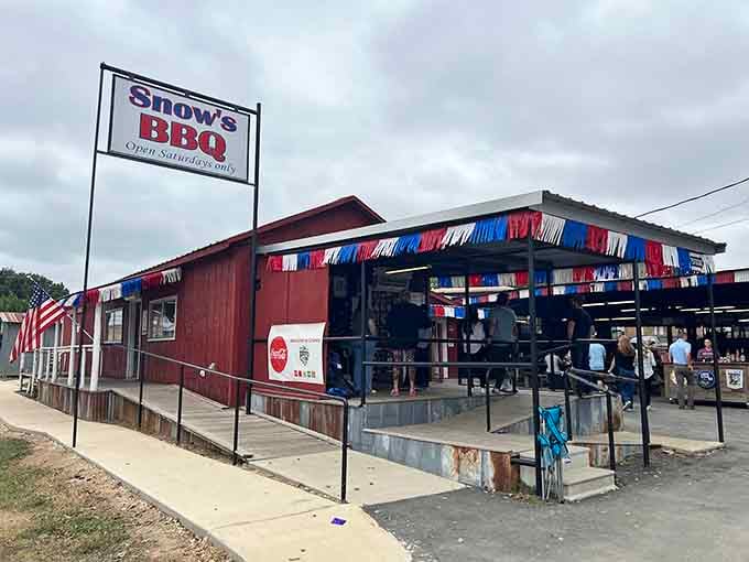Snow's BBQ wears its patriotic streamers like medals of honor &ndash; fitting for a place that's won the Texas barbecue wars.