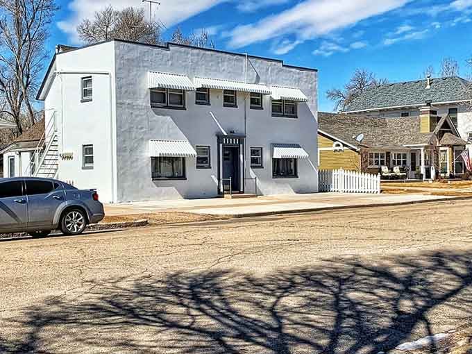 This Art Deco building stands proud, a white sentinel reminding everyone that good architecture doesn't need to cost millions.