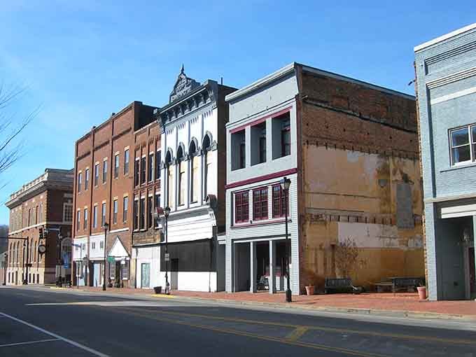 Small-town America at its finest—Greeneville's main drag invites you to park the car and rediscover the joy of walking.
