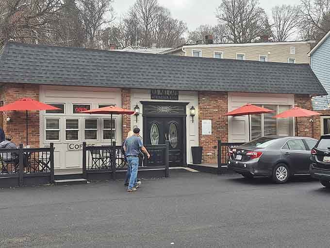 Even on overcast days, this brick beauty draws a crowd eager for sandwiches that warm you from the inside out.