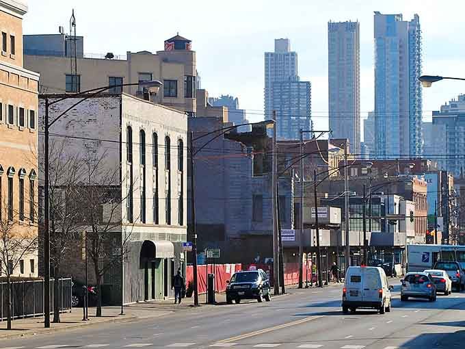 Peoria looks like a mini Chicago without the sticker shock&mdash;tall buildings, wide streets, and room to breathe.