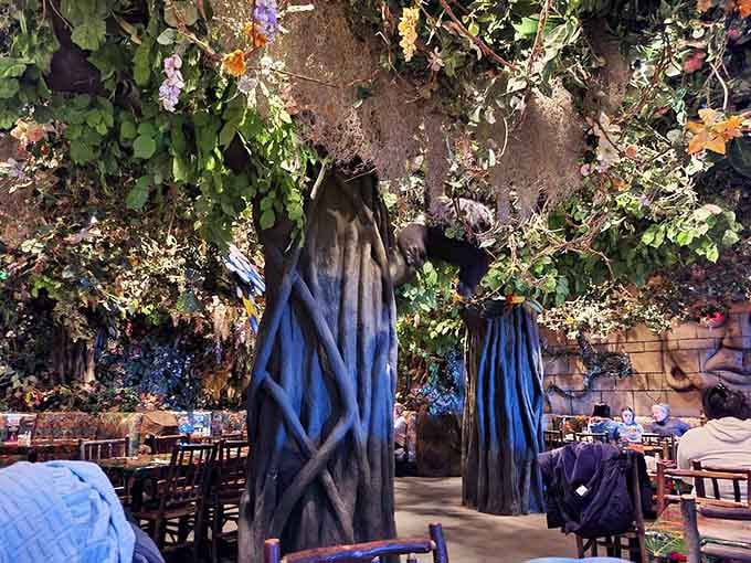 Towering trees and cascading vines transform this boardwalk spot into your own personal jungle expedition with appetizers.