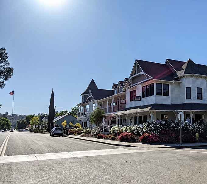 Victorian architecture meets wine country casual in this perfectly preserved slice of California history and hospitality.