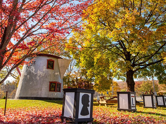 Standing proud since the 1920s, this roadside wonder still stops traffic like it's opening day.