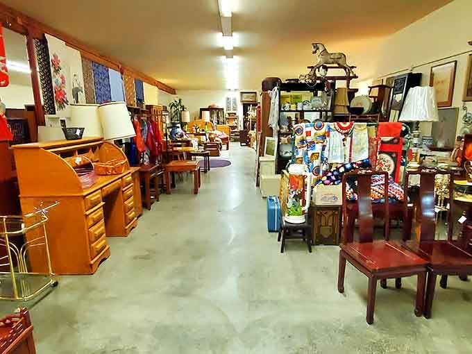 Every aisle tells a different story. From roll-top desks to vintage lamps, each corridor invites you deeper into this wonderland of nostalgia.