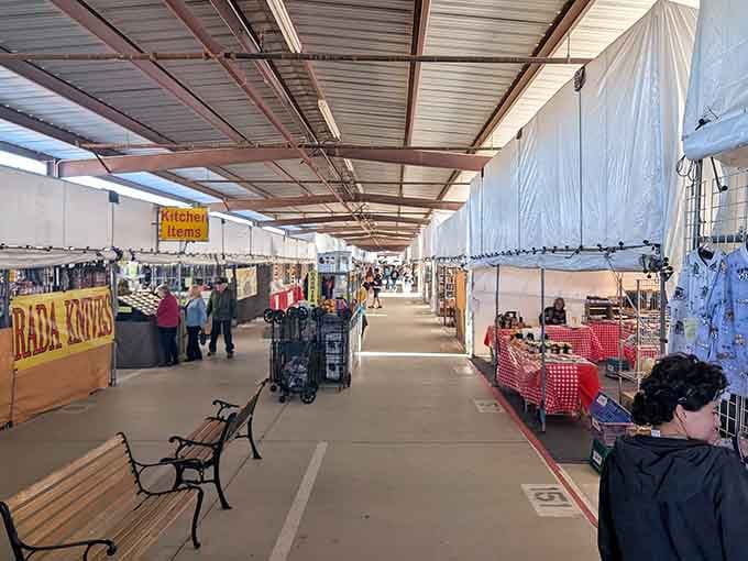 Wide covered walkways mean you can browse comfortably while the desert sun does its thing outside.