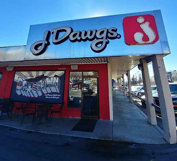 J.Dawgs' cheerful exterior practically shouts "hot dog heaven inside!" - and trust us, it delivers on that promise.