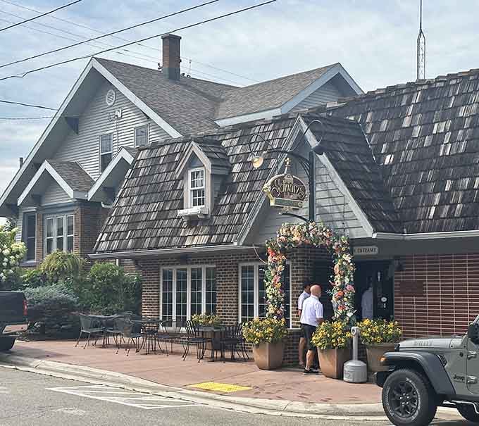 Schwarz's charming cottage-like exterior feels like Grandma's house &ndash; if Grandma were a steak-grilling wizard.