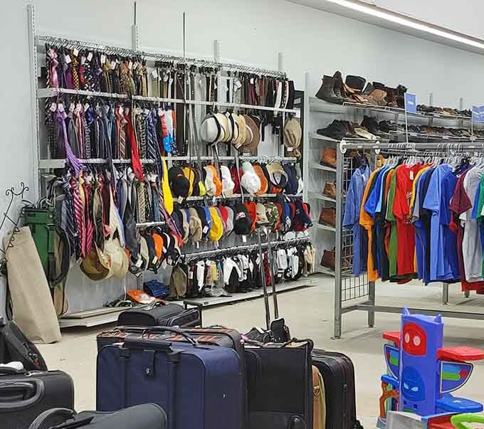 Your next favorite find is waiting at 2nd Ave, where you can browse through rows of unique accessories and apparel.