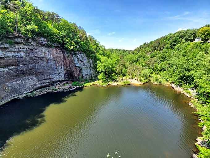 Little River Canyon's layered rock walls make you wonder if Mother Nature moonlights as an architect with serious skills.