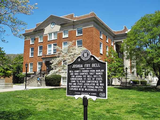 The Bell County Courthouse stands proud, a testament to history that's seen more stories than Netflix.